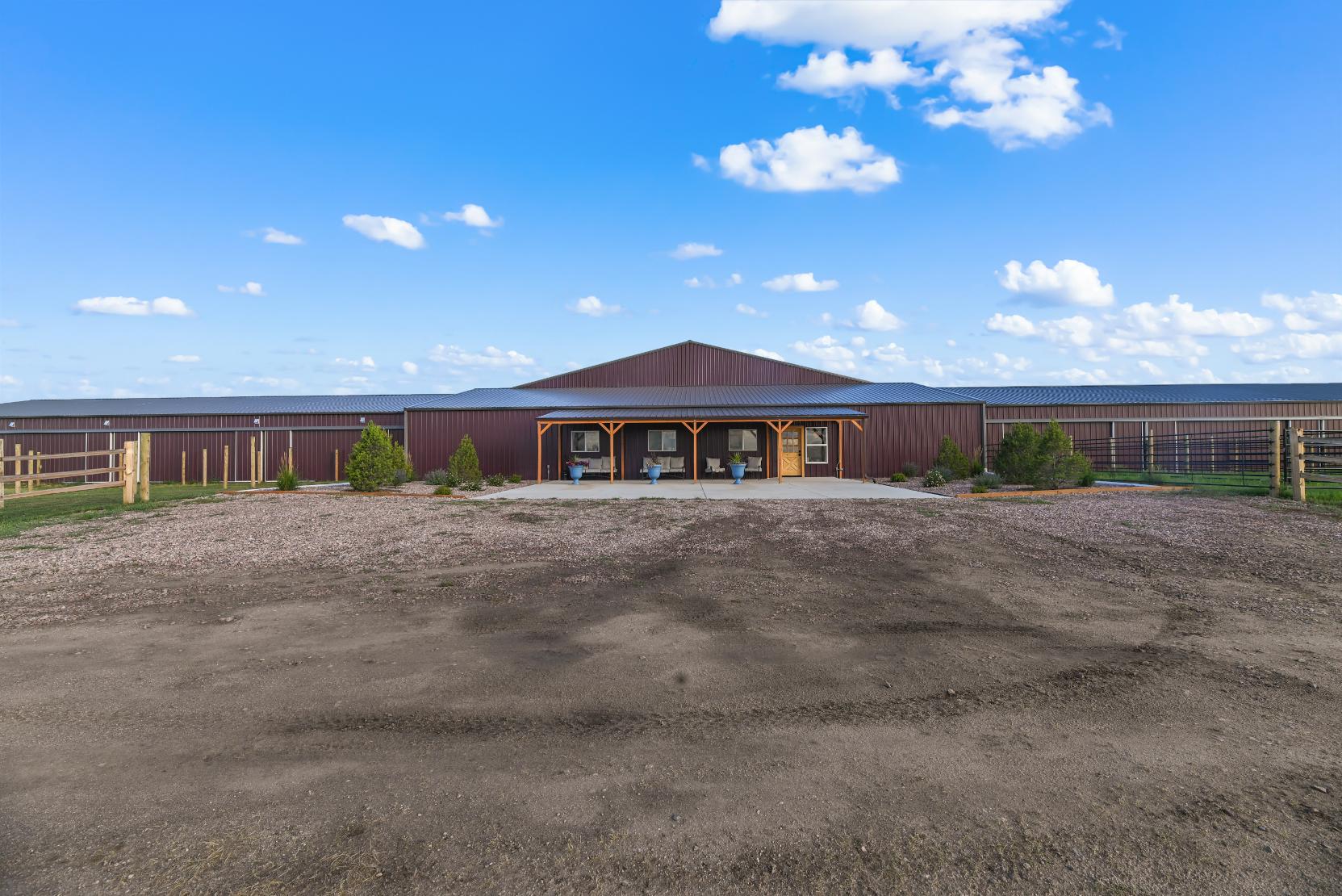 About Us | Peak Legacy Ranch – Dedicated to Exceptional Breeding